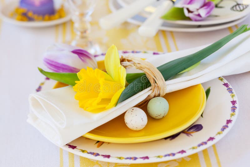 Thanksgiving Dining Table Place Setting in Traditional Rustic Country ...