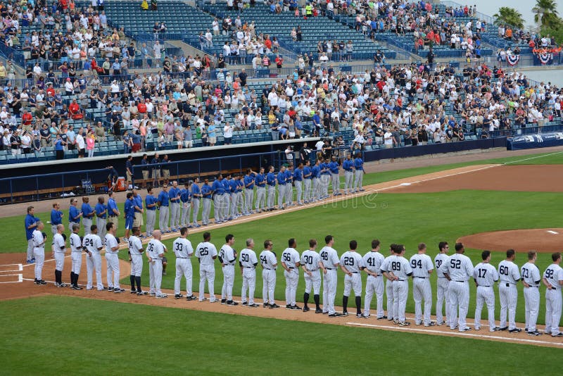Spring Training Games editorial photography. Image of friends - 78808242