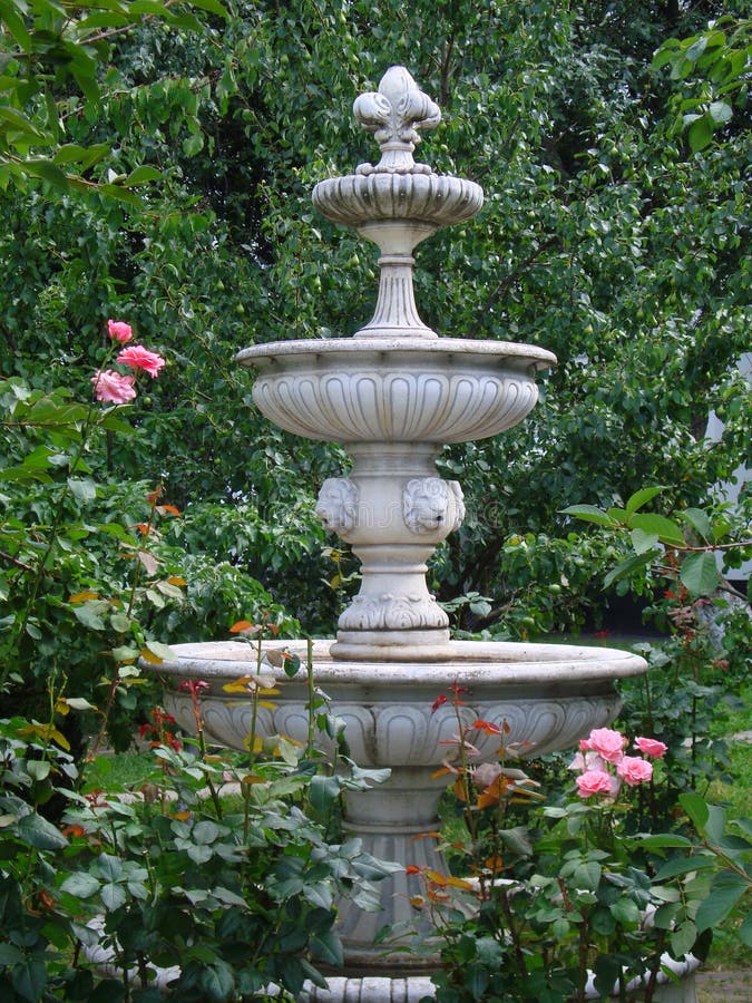 Springbrunn arkivfoto. Bild av floror, traditionellt - 11209792