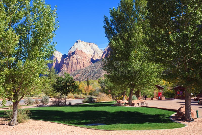 Springdale, Utah editorial stock image. Image of foliage - 219999519
