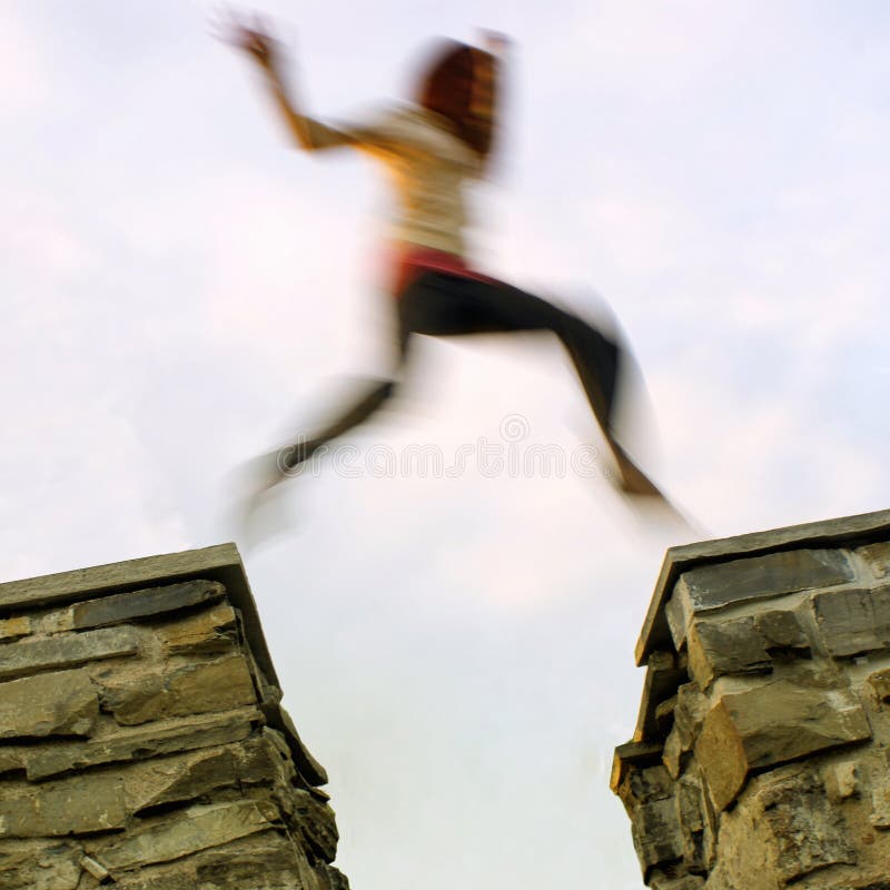 Springen stockfoto. Bild von berg, froh, gesundheit, freiheit - 24120414