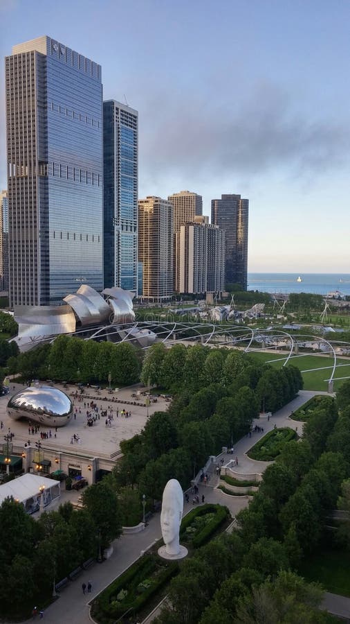 Chicago editorial stock photo. Image of springtime, lakeside - 117807898