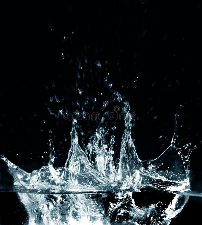 Spritzer mit Wassertropfen stockfoto. Bild von kunst - 29682278