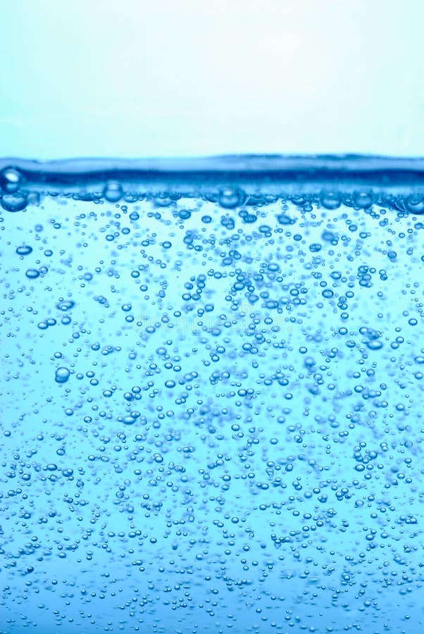 Sprudelndes Wasser stockfoto. Bild von sprudeln, blau - 11930508