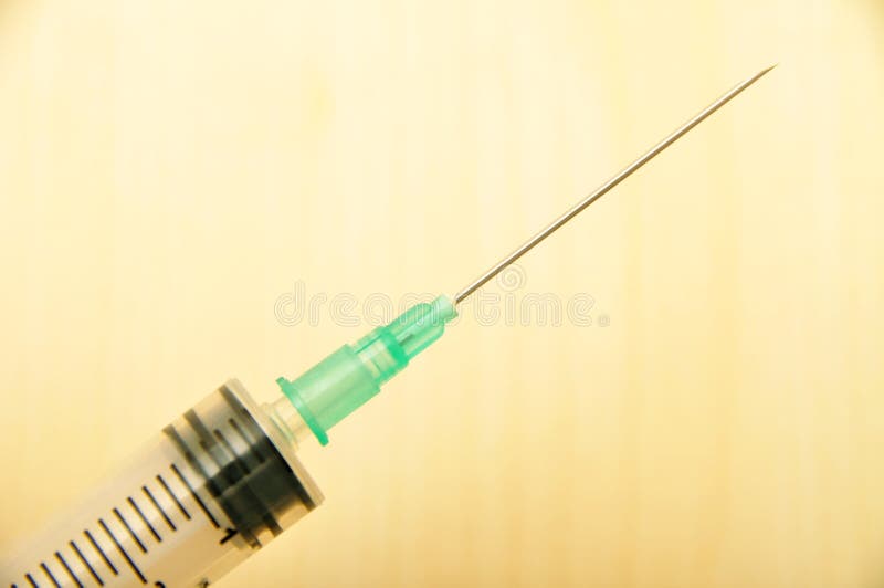 De Handen Die Van De Dokter Een Spuit Houden Stock Foto - Image of ...