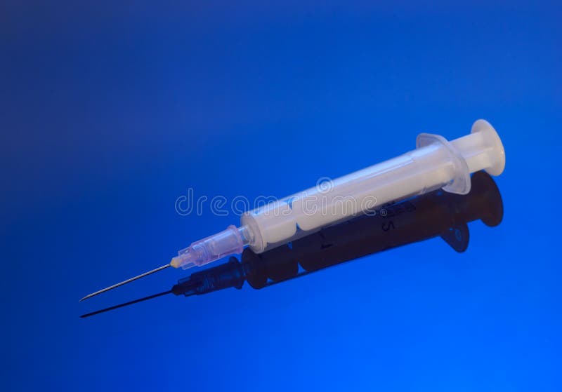 Spuit stock foto. Image of injectie, ziekenhuis, immunisatie - 7080122