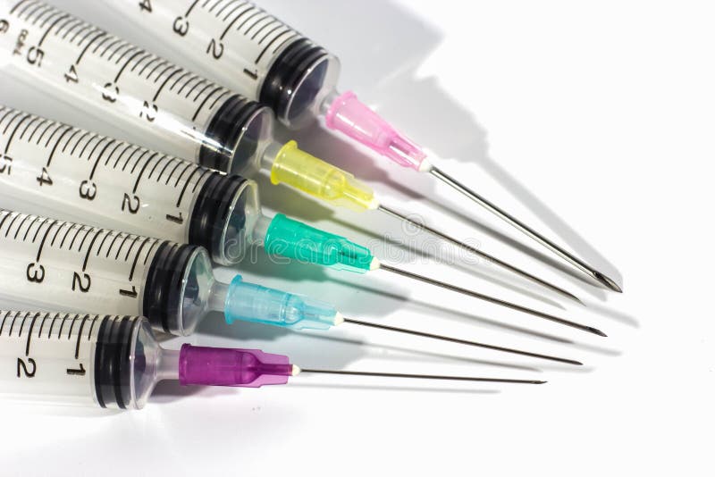 Spuit En Naald Op Witte Achtergrond Stock Foto - Image of vaccin ...