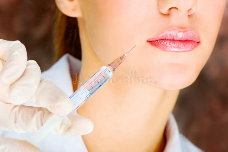 Spuit met botox stock afbeelding. Image of geneeskunde - 32486111