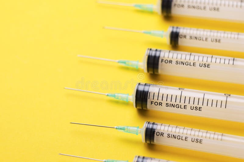 Spuiten stock foto. Image of tekst, apotheek, instrument - 116640786