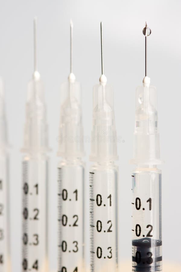 Spuiten stock afbeelding. Image of farmaceutisch, klinisch - 5360761