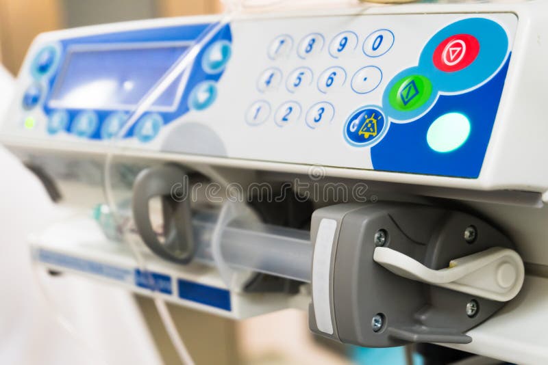Spuitpomp in ICU stock foto. Image of urgentie, technologie - 78992006