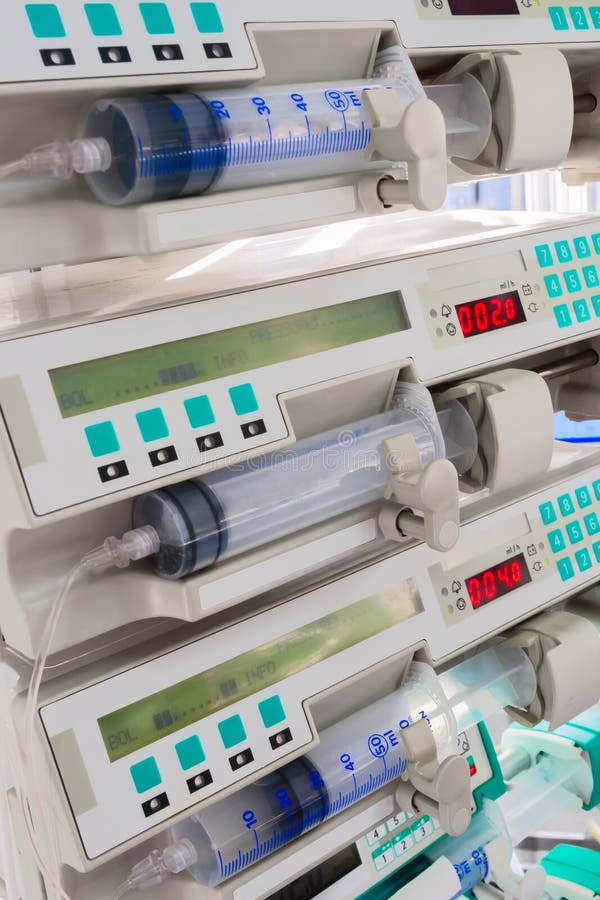 Spuitpomp in ICU stock foto. Image of urgentie, technologie - 78992006