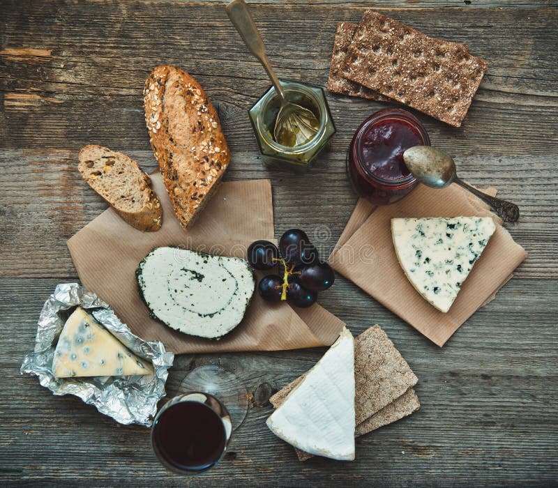 Spuntini del francese fotografia stock. Immagine di gruppo - 54357946