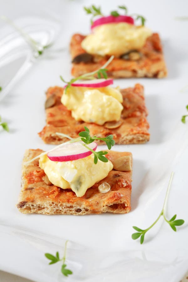 Spuntino immagine stock. Immagine di cremoso, piastra - 3448401