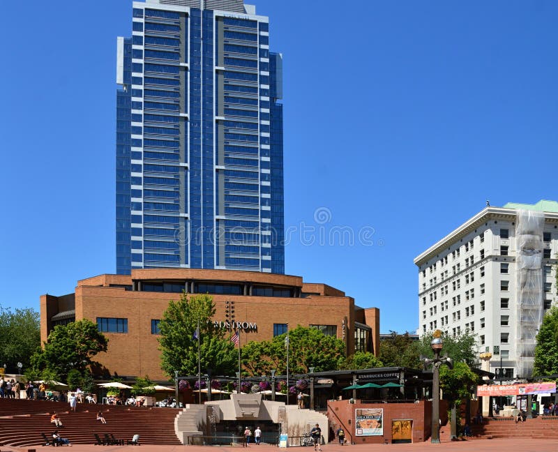 Square in Downtown Portland, Oregon Editorial Stock Image - Image of ...