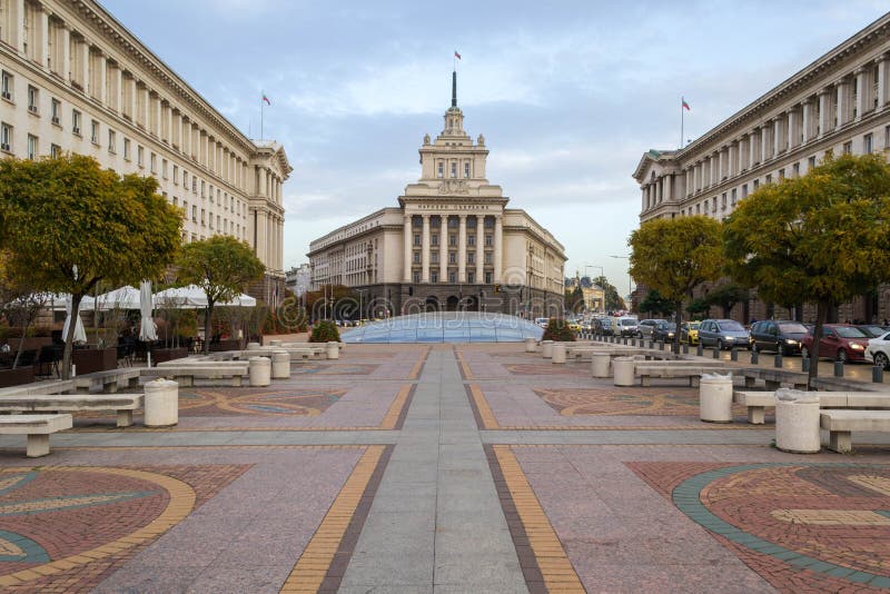 Square in Front of Bulgarian Parliament in Sofia Editorial Photo ...