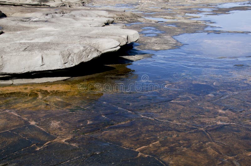 Square Pattern in Rock Pool at Low Tide Stock Image - Image of ...