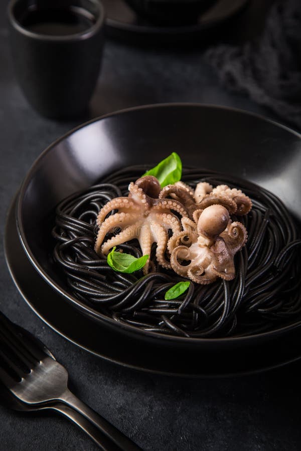 Squid Ink Spaghetti Pasta with Prawn in Black Bowl Stock Image - Image ...