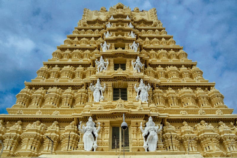 Sri Chamundeshwari Temple Chamundi Hill, Mysuru Editorial Stock Image - Image of landmark ...