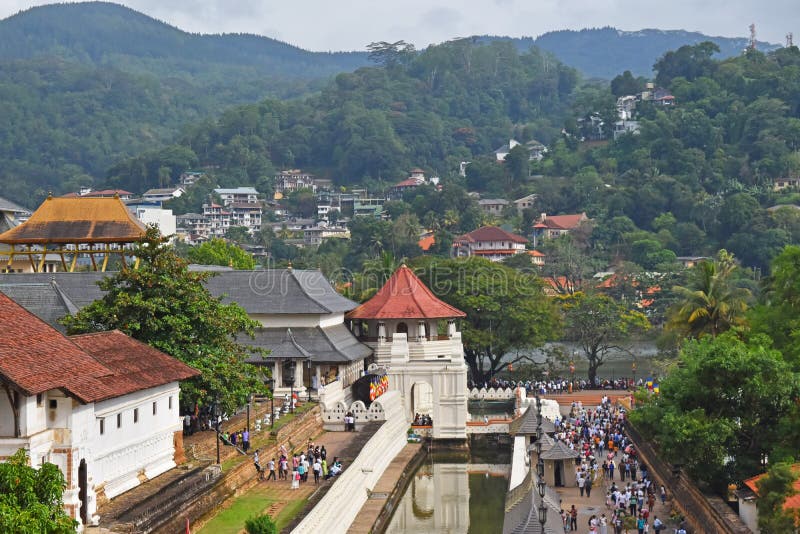 Sri Dalada Maligawa Kandy, Sri Lanka Stock Foto - Image of overblijfsel ...