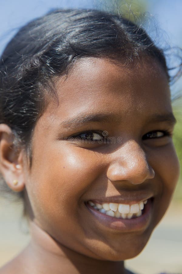 Sri Lankan girl editorial photo. Image of smiles, culture - 37578146