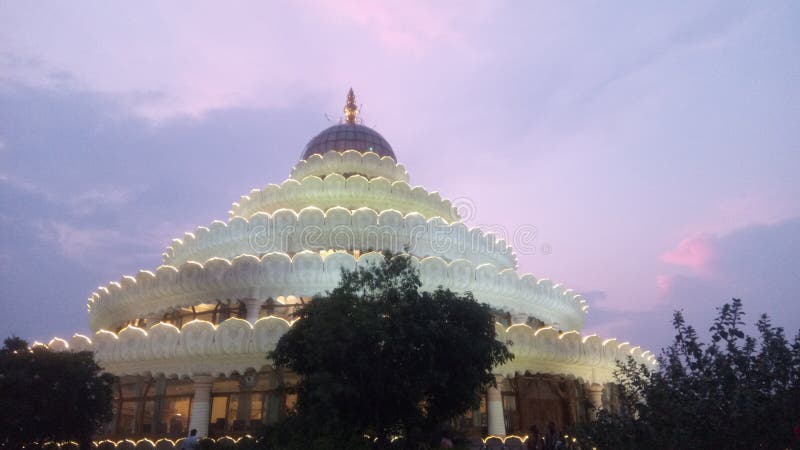 Sri Sri Ravishankar Ashram Temple, Bangalore, Karnataka, India Stock ...