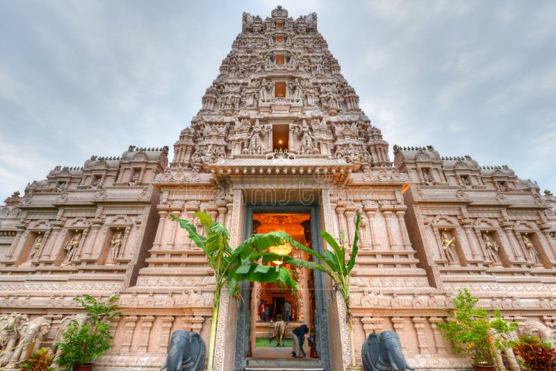 Sri Shakti Temple, Bukit Rotan Redaktionelles Stockbild - Bild von ...