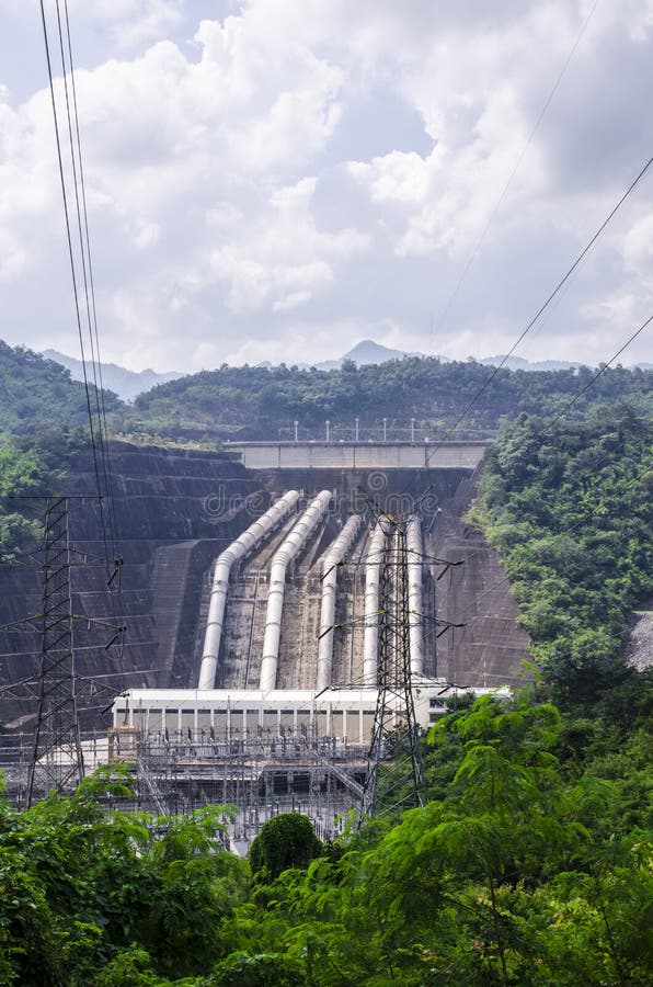 Srinagarind Dam on the Khwae Yai River in Kanchanaburi Province Stock ...