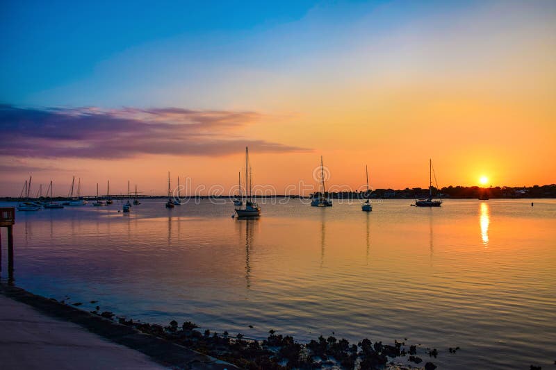 St Augustine, Florida, EUA No Rio De Matanzas E Na Ponte Do Leão Imagem ...