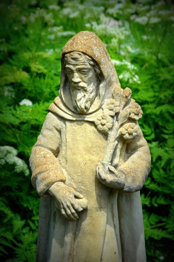 St Fiacre Statue foto de archivo. Imagen de flores, afuera - 45122008