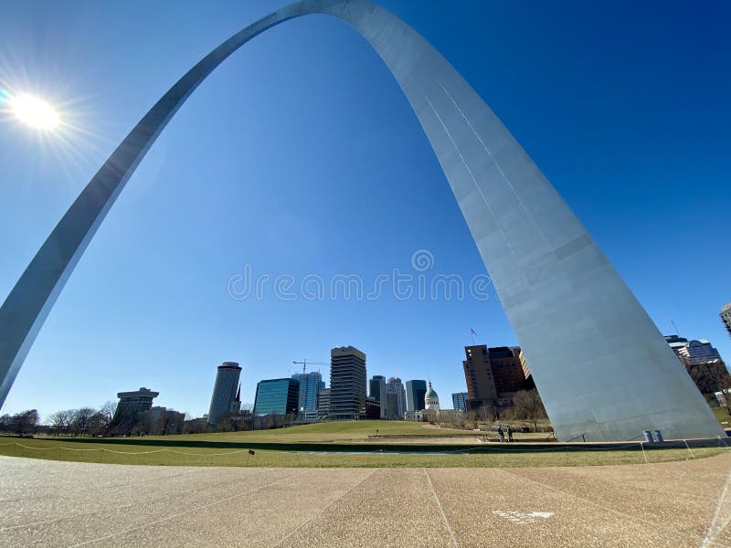 Arche Du Gateway De St. Louis Image stock éditorial - Image du monument ...