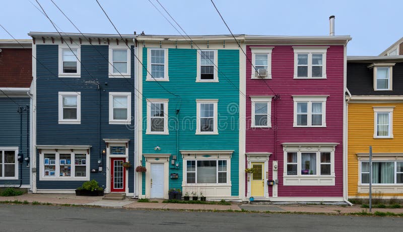 St John ` S Kleurrijke Rij Van Huizen Redactionele Stock Afbeelding ...