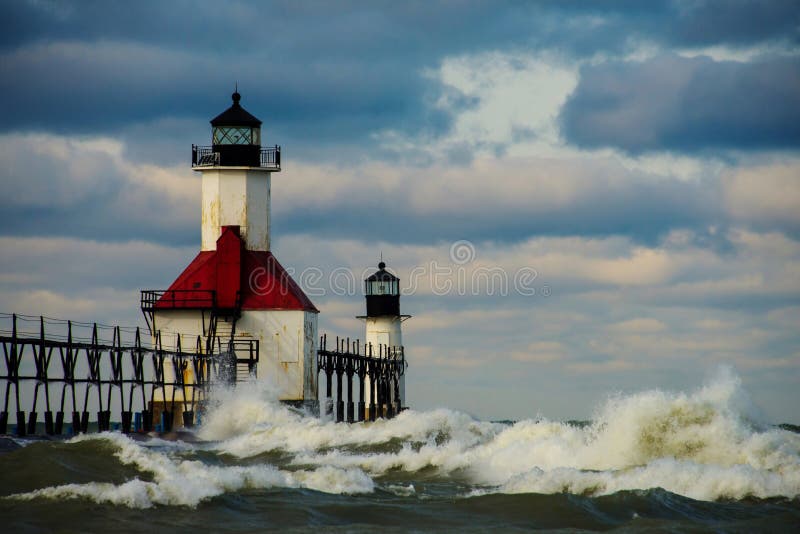 Vuurtoren North Pier St. Joseph Stock Afbeelding - Image of onweer ...