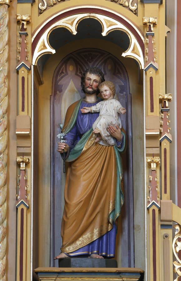 St Joseph Que Guarda O Bebê Jesus Imagem de Stock - Imagem de ...