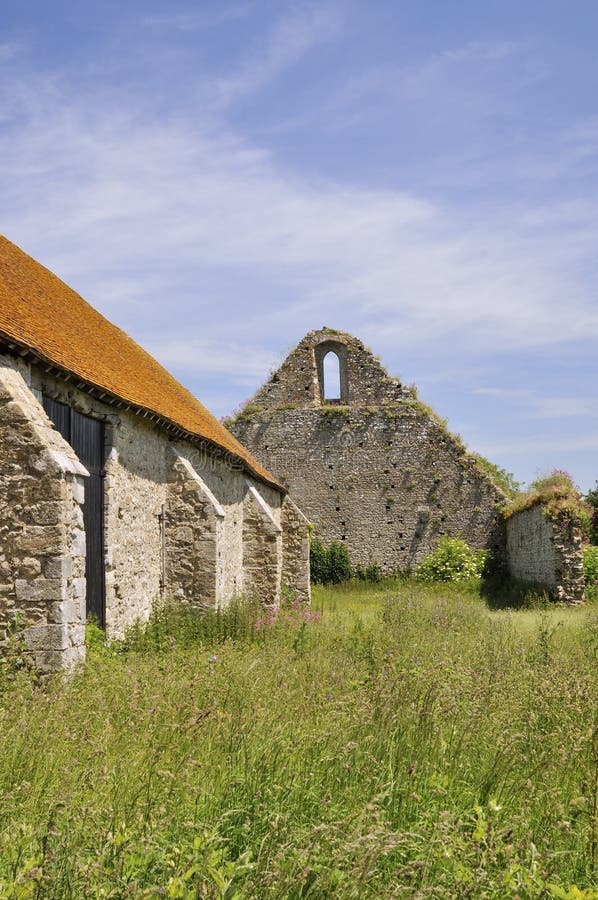 St Leonards Grange Medieval Tithe Barn Stock Photo - Image of ruin ...