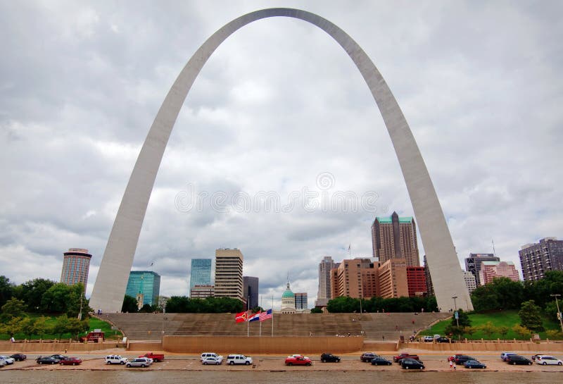 St. Louis Gateway Arch editorial stock photo. Image of louis - 14582003