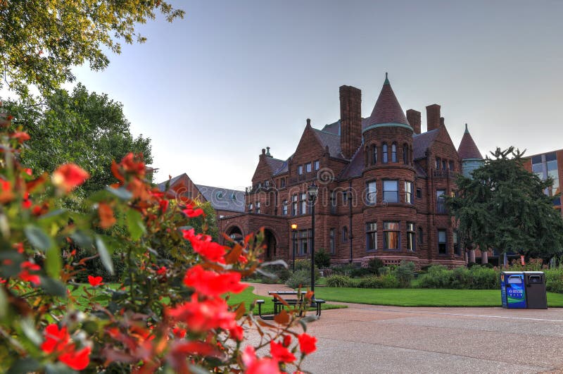 St. Louis University editorial photography. Image of campus - 98371697