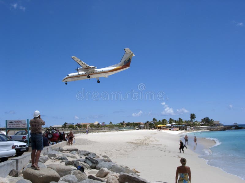 ST Maarten landing editorial stock image. Image of airplane - 12642409