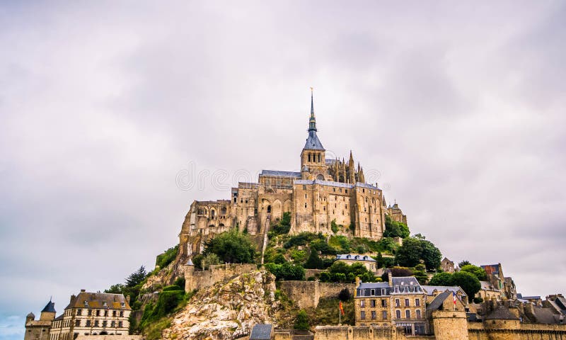 St- Michael` s Berg stockfoto. Bild von vertikal, kreativ - 93752920