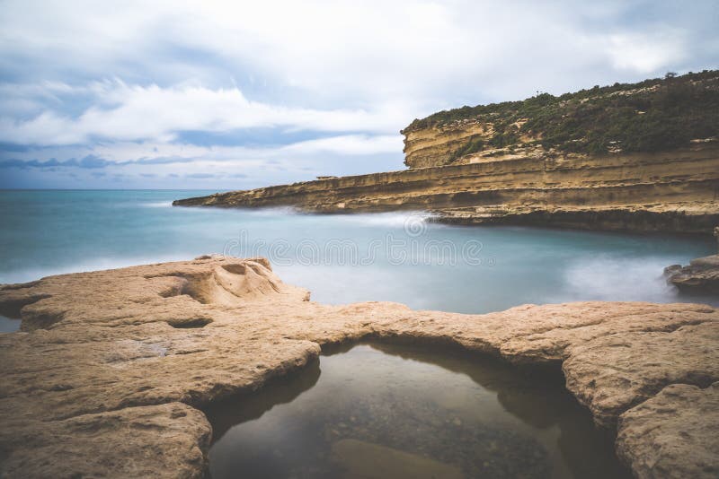 St Peter Pool En La Isla De Malta Imagen de archivo - Imagen de verano ...