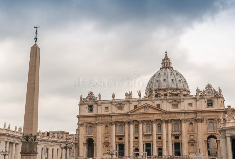 St Peter Square Architecture, Rome Editorial Stock Image - Image of ...