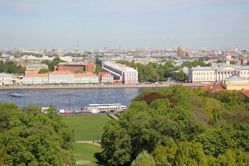 St Petersburg, Petrograd fotografía editorial. Imagen de flores - 103820022