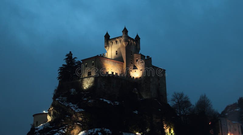 Saint-Pierre Castle at Night Stock Image - Image of medieval, building ...