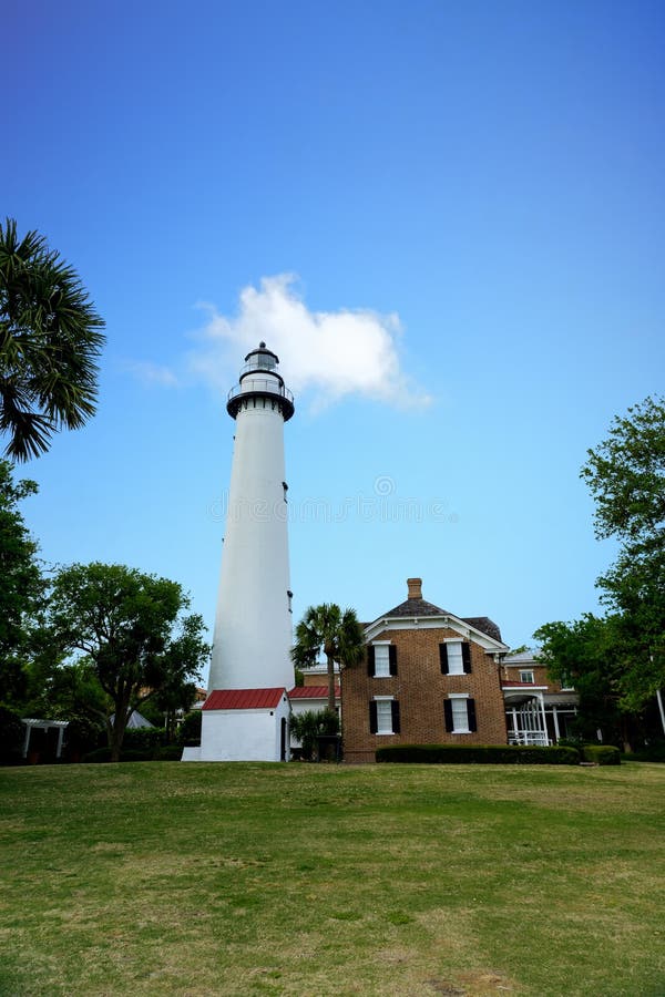 St. Simons Lighthouse stock image. Image of surf, lighthouse - 26011
