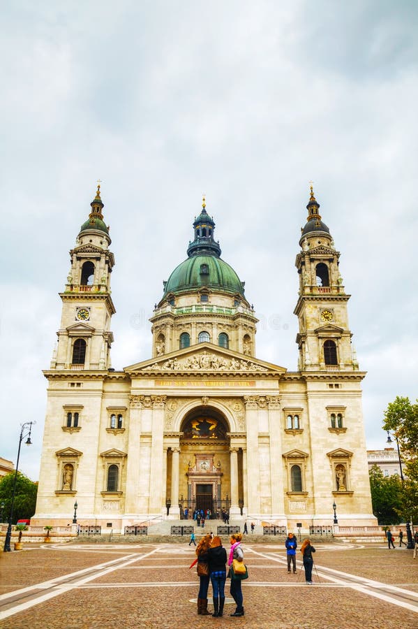 St. Stephen (St. Istvan) Basilica in Budapest, Hungary Editorial Stock ...
