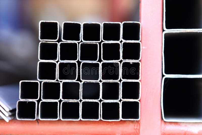 Staaldak Voor De Baan Van De Huisbouw Stock Foto - Image of materiaal ...