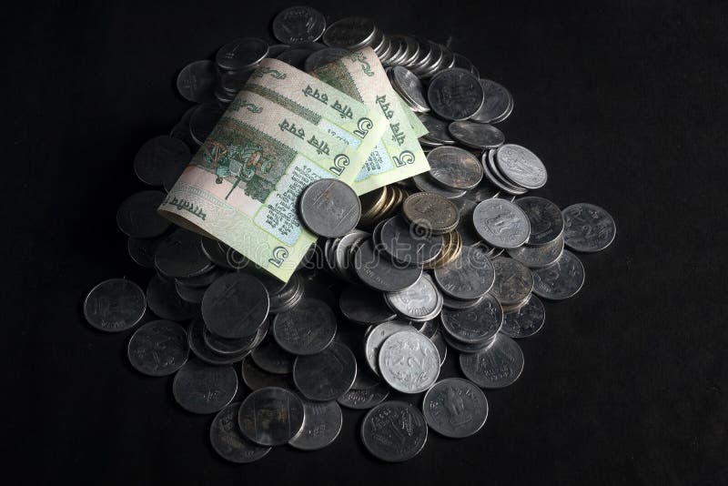Stack of Indian Currency Coins Stock Photo - Image of notes, loss ...
