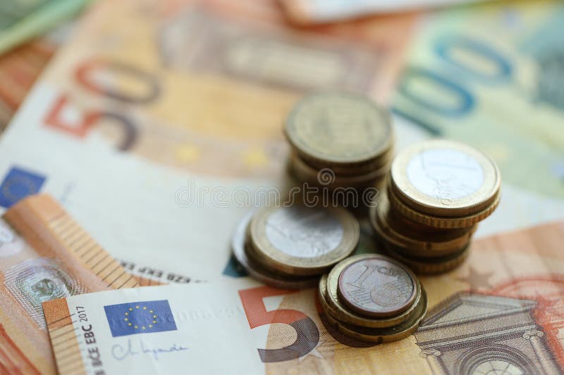 Stacks Euro Cent Coins Lien Big Amount Banknotes Stock Photos - Free ...