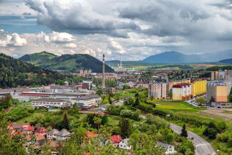 De Stad Van Ruzomberok En Het Dorp Van Likavka In De Vallei Tussen De ...