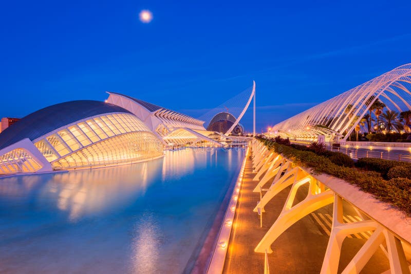 Stad Van Kunsten En Wetenschappen Complex In Valencia Spain Bij Schemer ...